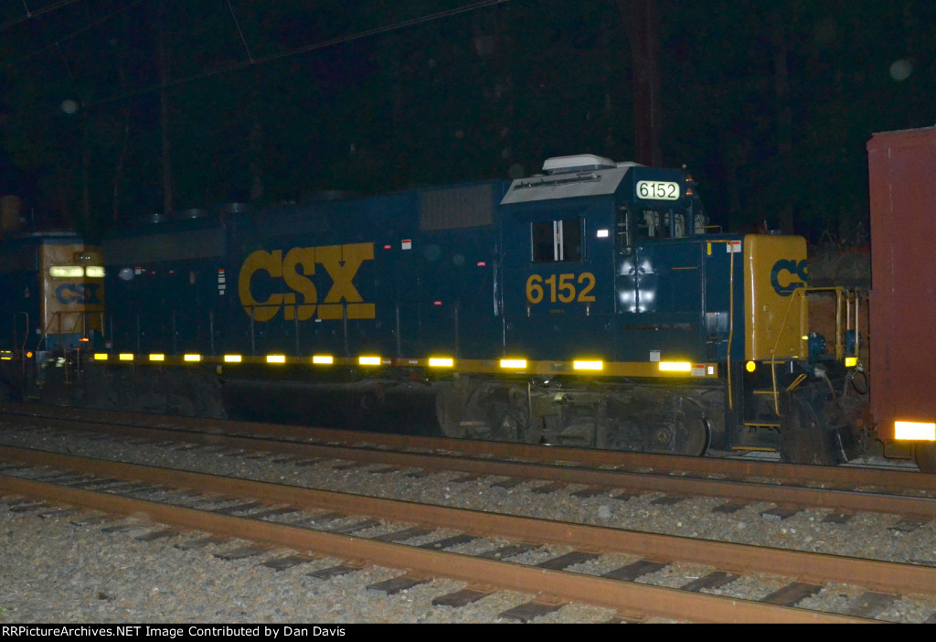 CSX GP40-2 6152 trails on C746-22